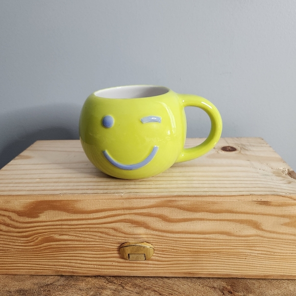 Room Essentials | Dining | Winking Emoji Face Drinking Mug | Poshmark